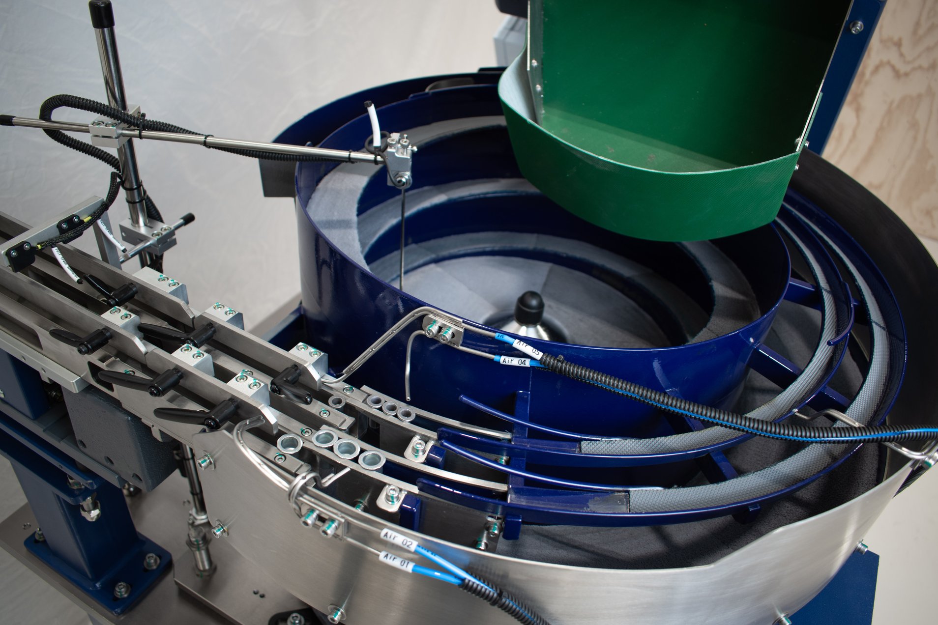 How to Increase Manufacturing Efficiency with Vibratory Bowl Feeders