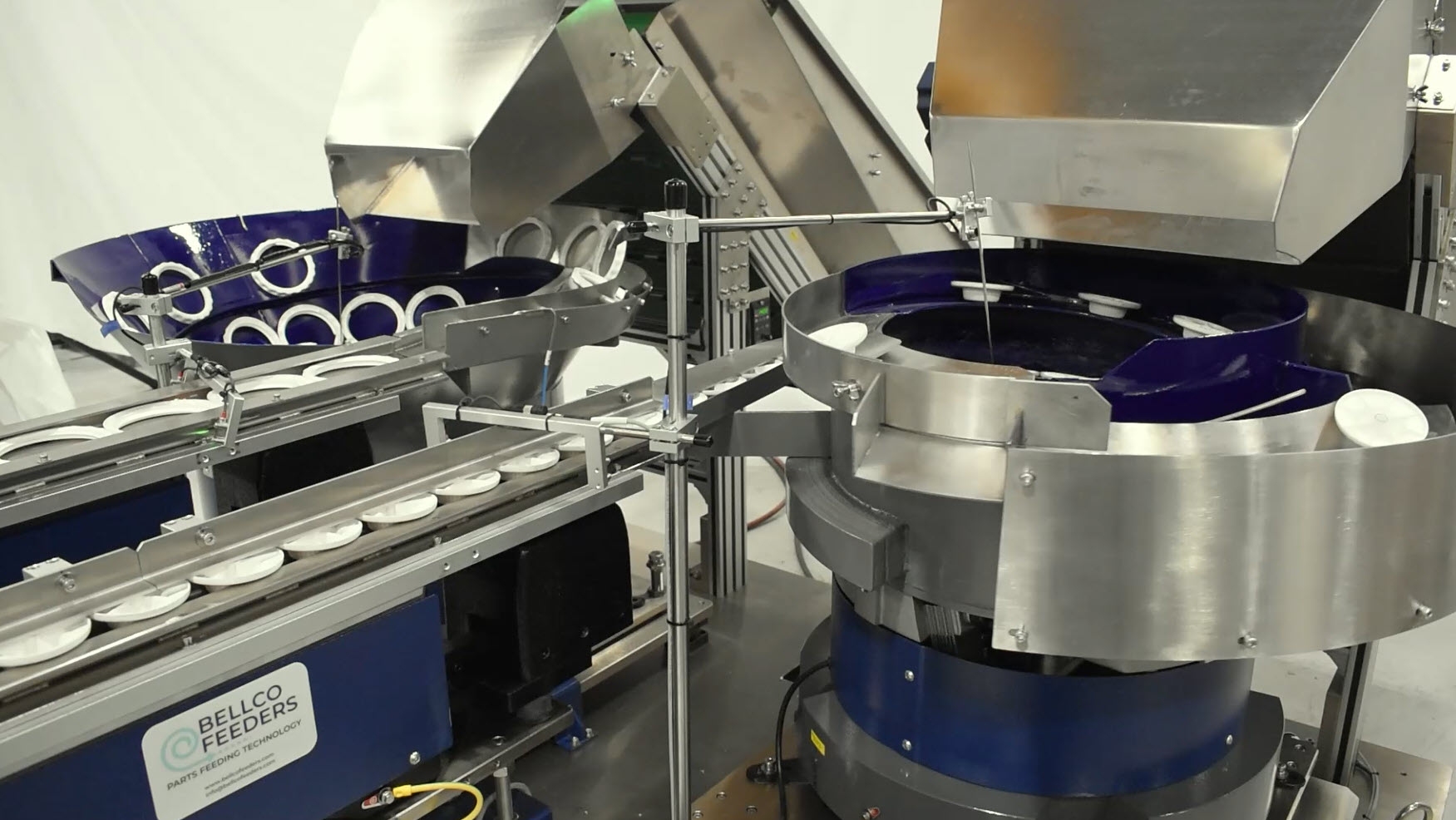 Dual Vibratory Bowl Feeders for Consumer Products